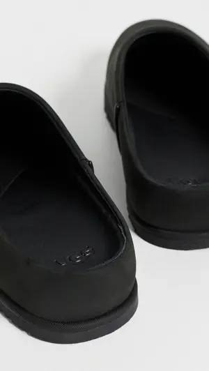UGG Otzo Clogs - Black