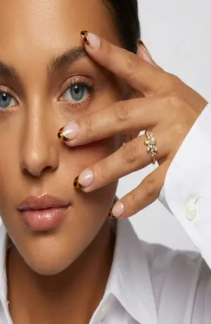 NAIL POP STUDIO Almond Press On Nails