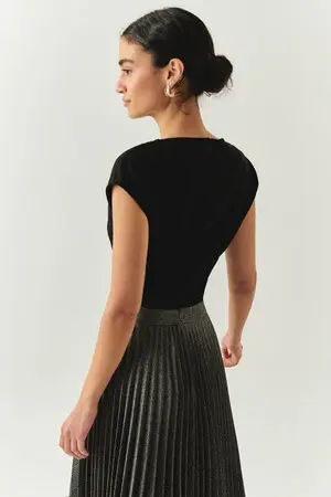 EXQUISE Scout Dropped Shoulder Knit Blouse - Black