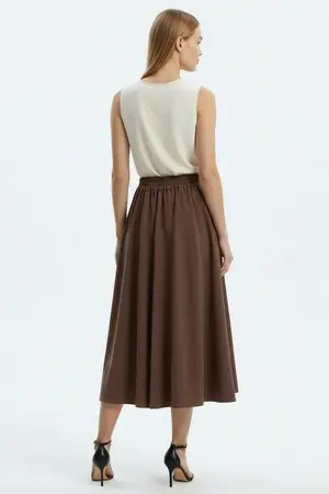 EXQUISE Nayaine Pleated Elasticated Back Midi Skirt - Brown
