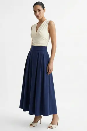 EXQUISE Nayaine Pleated Elasticated Back Midi Skirt Navy