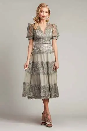 Tadashi Shoji Fatiha Floral Lace & Chiffon Dress - Duchess Grey