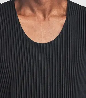 Issey Miyake Pleated Vest - Black
