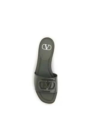 Valentino Garavani Vlogo Patent Leather Slide Sandals - Green