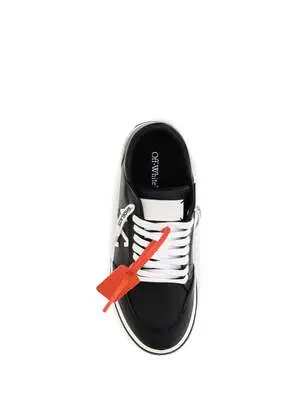 Off-White Vulcanized Low Sneakers - Black