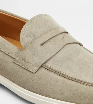 TOD'S Round-toe Loafers
