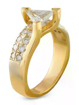 LB EXCLUSIVE 18k Yellow Trillion-cut Diamond Ring With Pave Accents