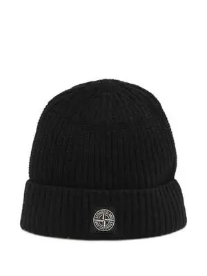 Stone Island Ribbed Knit Beanie With Logo - Black