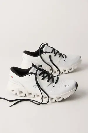 On X 5 Athletic Sneakers - White/black