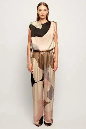 S/W/F BOUTIQUE - INTERNATIONAL Structured Shoulder Top - Blurred Bloom