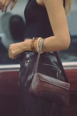 Maeve Faux-leather Croc Shoulder Bag - Tan