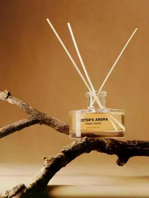 SISTER’S AROMA Tonka Wood Glass Reed Diffuser