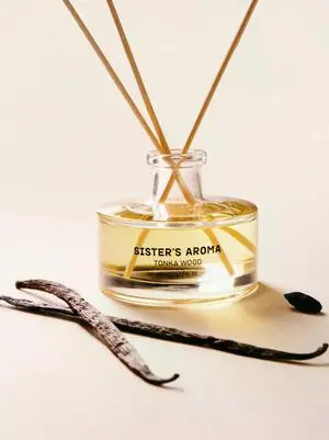 SISTER’S AROMA Tonka Wood Glass Reed Diffuser
