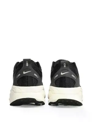 Nike Vomero 18 Sneakers