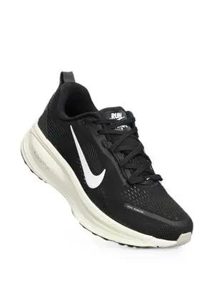 Nike Vomero 18 Sneakers