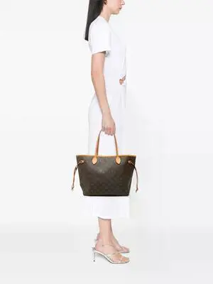 LOUIS VUITTON 2008 Monogram Neverfull Mm Tote Bag