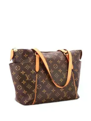 LOUIS VUITTON Monogram Canvas Pm Shoulder Bag - Brown
