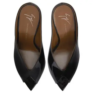 GIUSEPPE ZANOTTI Intriigo Cluedo 105