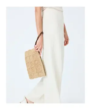 IBELIV Tanala Zipped Clutch Bag