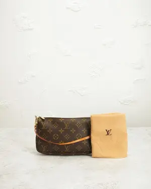 FWRD RENEW Louis Vuitton Monogram Pochette Accessoires Shoulder Bag - Brown