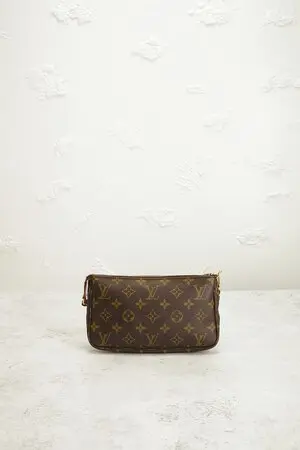 LOUIS VUITTON Monogram Pochette Accessoires Shoulder Bag