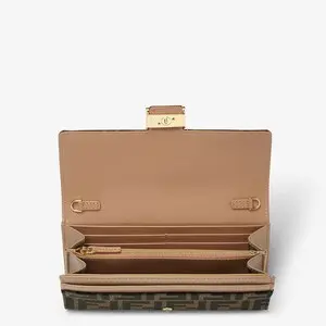 Fendi Baguette Continental With Chain