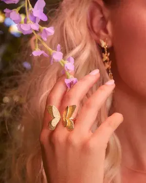 EMMA PILLS Butterfly Effect Ring