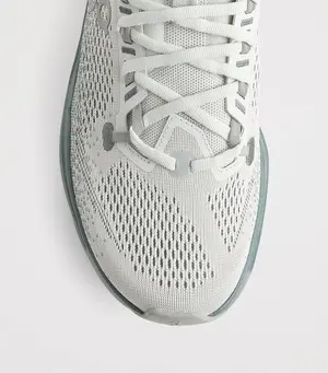 On Cloudsurfer Max Trainers