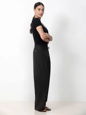 SINGLE STITCH Everyday Wide Leg Pleated Pants - Black