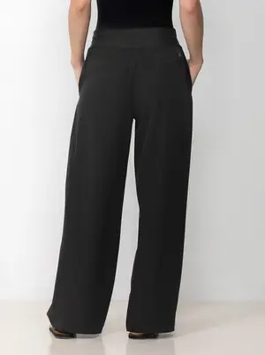 SINGLE STITCH Everyday Wide Leg Pleated Pants - Black