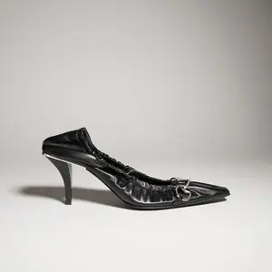 Gucci Vittoria Pump With Elastic Leather