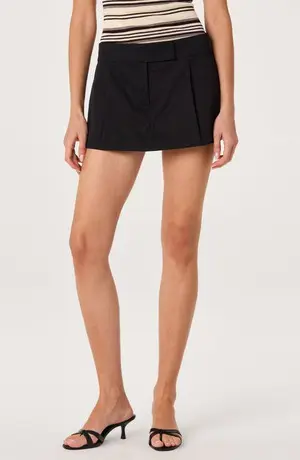Astr The Label Michele Pleated Cotton Shorts