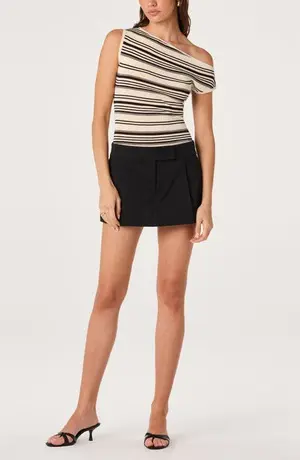 Astr The Label Michele Pleated Cotton Shorts - Black