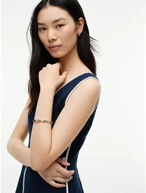Tommy Hilfiger Signature Stripe Ridged Bangle Bracelet With Crystal Accents