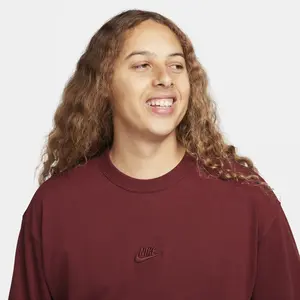 Nike Sportswear Premium Essentials Long-sleeve T-shirt - Red