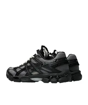 Asics Gel-cumulus 16 Lace-up Sneakers - Black/black