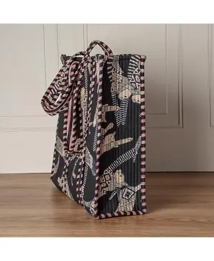 VERVE CULTURE Quilted Feline Tote - Navy