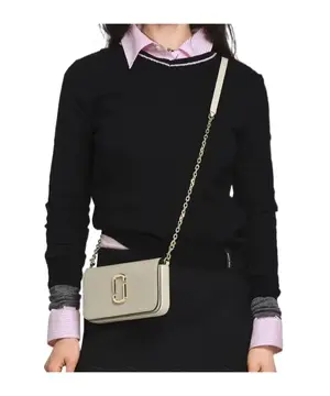 Marc Jacobs The Snapshot Wallet On Chain