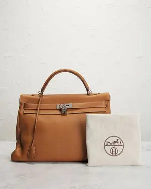 Hermès Kelly 40 Handbag In Togo Leather - Gold