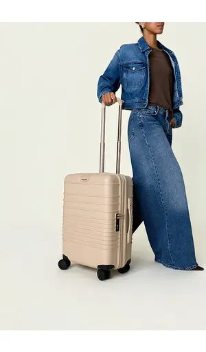 BEIS The Carry-on Roller
