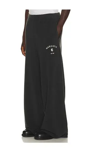 MAISON MARGIELA Pants In Black