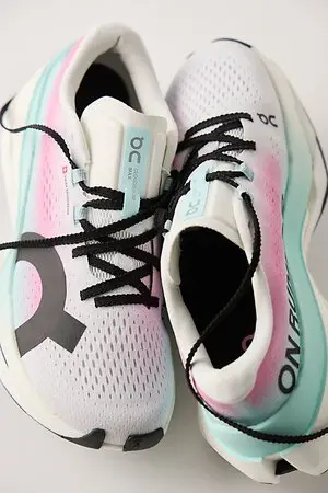 On Cloudboom Max Sneakers - White/celeste