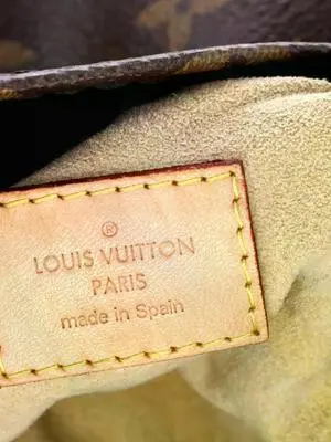 LOUIS VUITTON Artsy Hobo Mm Monogram Canvas - Brown