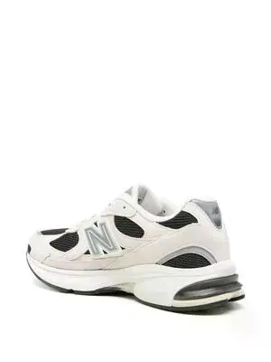 NEW BALANCE Paneled Logo Sneakers - Neutrals