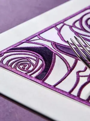DYVOSHYV Velvet Roses Embroidered Table Linen Set