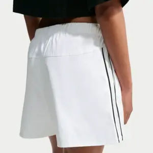 Nike Loose Mid-rise Shorts