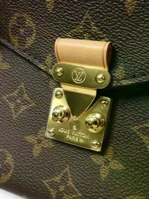 LOUIS VUITTON Monogram Pochette Metis Crossbody Bag