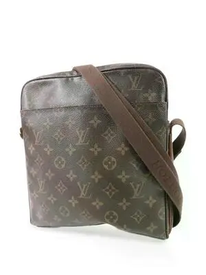 LOUIS VUITTON Trotteur Beaubourg Monogram Shoulder Bag