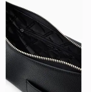 Armani Exchange Crossbody Bag With A Textured Grain And Chain