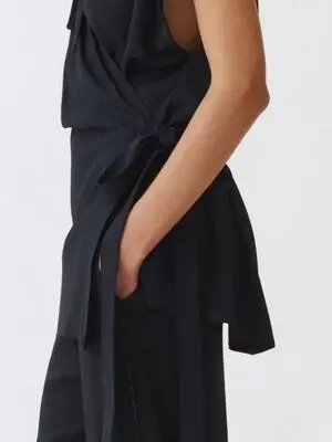 Fabiana Filippi Sleeveless Shirt With Pussy Bow Detail - Black